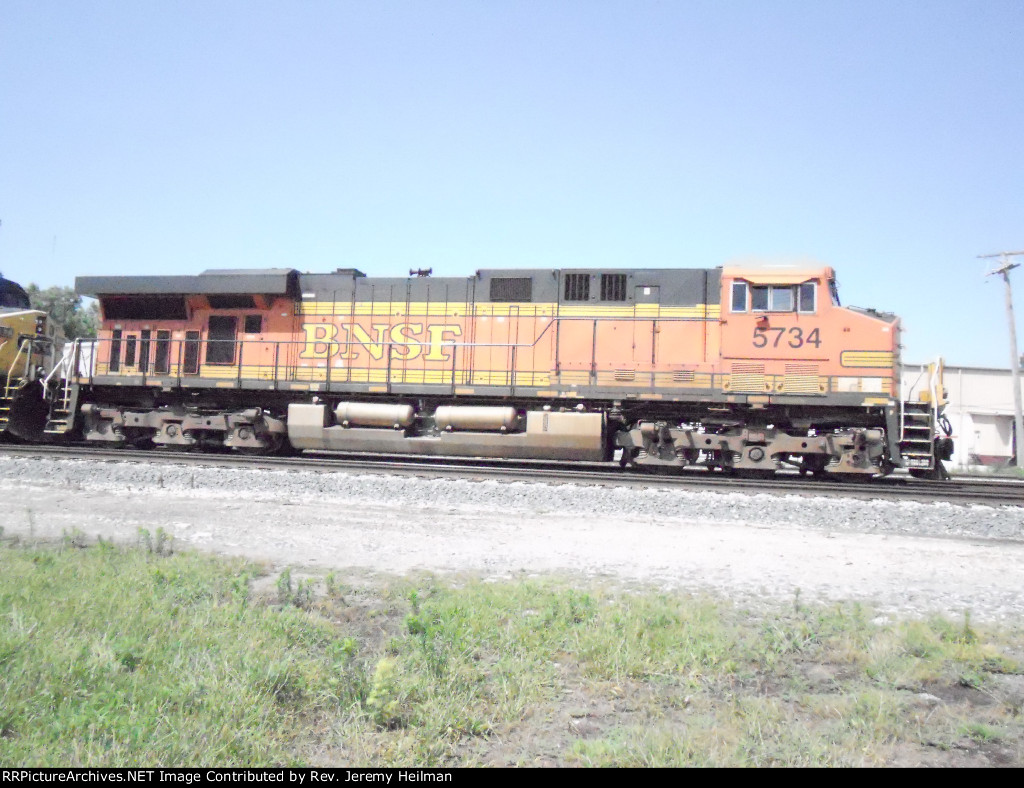 BNSF 5734 (1)